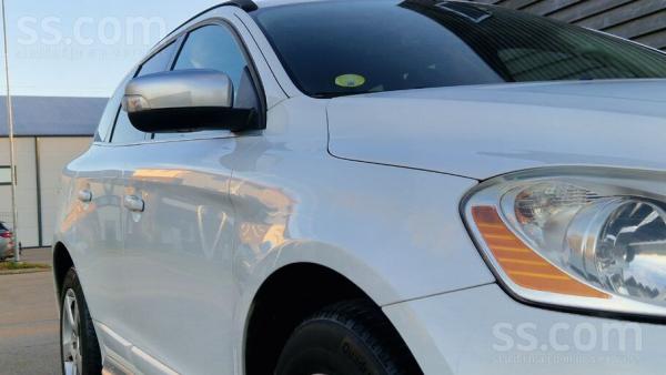 White Volvo XC60 2011 in Jelgava, with an engine capacity of 2.40 L and mileage of 225 thousand km for 8750 €, photo 11 on AUTOMOTO.COM.LV