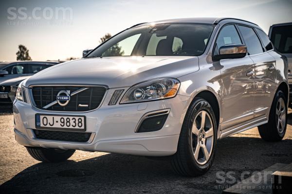 Balts Volvo XC60 2011 Rīga, ar dzinēja tilpumu 2.40 L un nobraukumu 310 tūkst. km par 9700 €, foto 4 vietnē AUTOMOTO.COM.LV