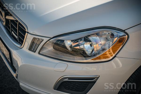 Balts Volvo XC60 2011 Rīga, ar dzinēja tilpumu 2.40 L un nobraukumu 310 tūkst. km par 9700 €, foto 6 vietnē AUTOMOTO.COM.LV