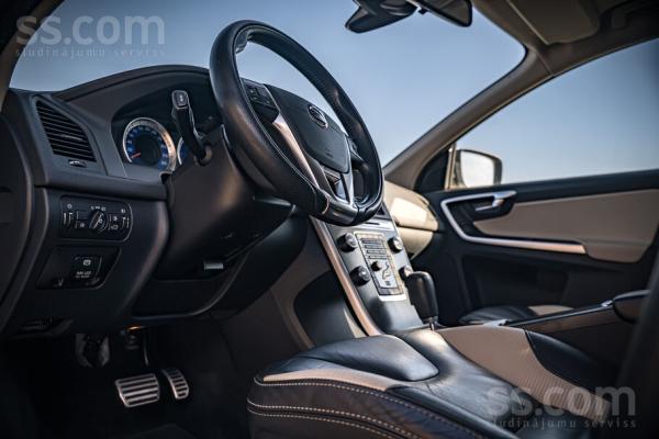 Balts Volvo XC60 2011 Rīga, ar dzinēja tilpumu 2.40 L un nobraukumu 310 tūkst. km par 9700 €, foto 7 vietnē AUTOMOTO.COM.LV