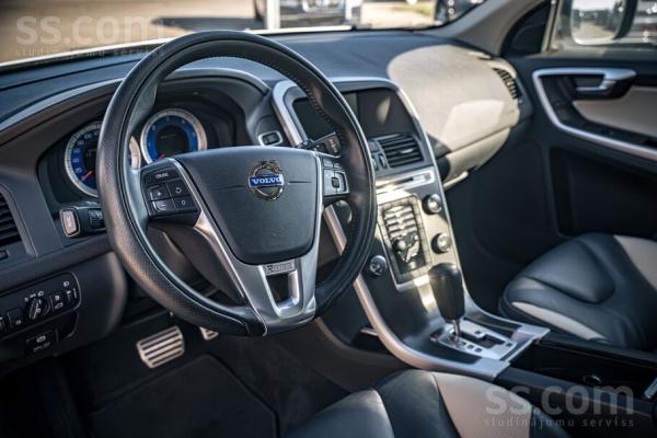 Balts Volvo XC60 2011 Rīga, ar dzinēja tilpumu 2.40 L un nobraukumu 310 tūkst. km par 9700 €, foto 8 vietnē AUTOMOTO.COM.LV