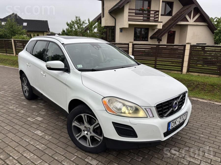Balts Volvo XC60 2012 Rīga, ar dzinēja tilpumu 2.00 L un nobraukumu 545 tūkst. km par 8500 €, foto 3 vietnē AUTOMOTO.COM.LV