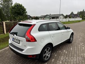 Balts Volvo XC60 2012 Rīga, ar dzinēja tilpumu 2.00 L un nobraukumu 545 tūkst. km par 8500 €, foto 7 vietnē AUTOMOTO.COM.LV