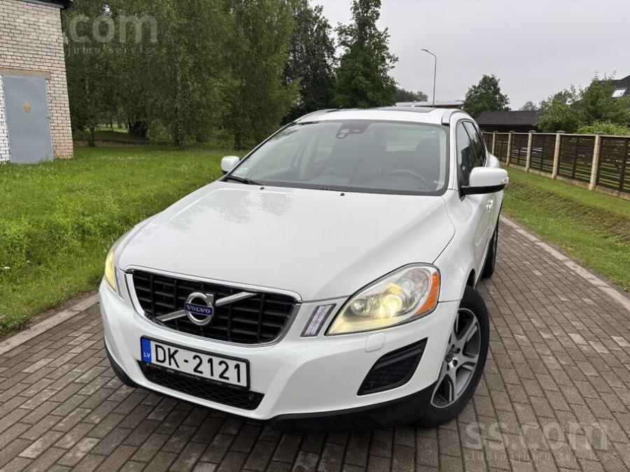 Balts Volvo XC60 2012 Rīga, ar dzinēja tilpumu 2.00 L un nobraukumu 545 tūkst. km par 8500 €, foto 13 vietnē AUTOMOTO.COM.LV