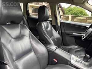 Balts Volvo XC60 2012 Rīga, ar dzinēja tilpumu 2.00 L un nobraukumu 545 tūkst. km par 8500 €, foto 16 vietnē AUTOMOTO.COM.LV