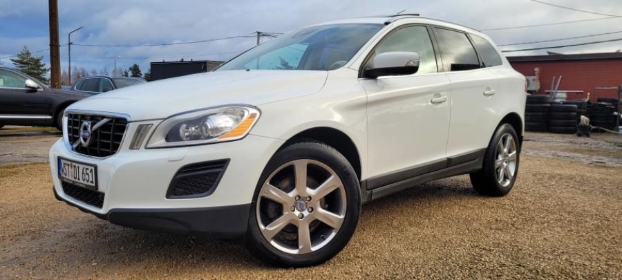 White Volvo XC60 2012 in Riga, with an engine capacity of 2.40 L and mileage of 287 thousand km for 10900 €, photo 2 on AUTOMOTO.COM.LV