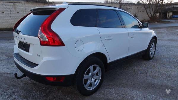 Balts Volvo XC60 2012 Joniškis, ar dzinēja tilpumu 1.98 L un nobraukumu 233 tūkst. km par 7348 €, foto 8 vietnē AUTOMOTO.COM.LV
