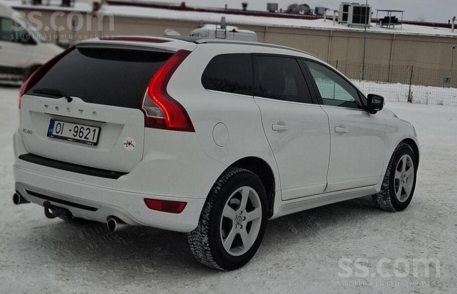Balts Volvo XC60 2012 Rēzekne, ar dzinēja tilpumu 2.40 L un nobraukumu 0 tūkst. km par 7450 €, foto 3 vietnē AUTOMOTO.COM.LV