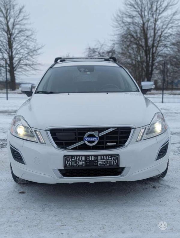 White Volvo XC60 2012 in Kaunas, with an engine capacity of 2.40 L and mileage of 276 thousand km for 5850 €, photo 10 on AUTOMOTO.COM.LV