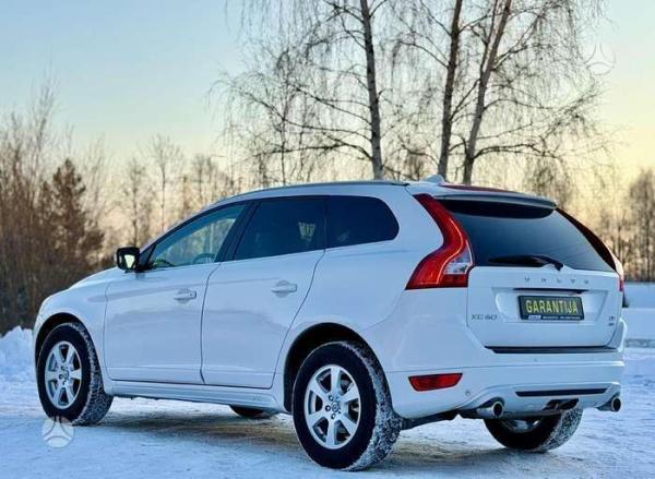 Balts Volvo XC60 2012 Šauļi, ar dzinēja tilpumu 2.40 L un nobraukumu 260 tūkst. km par 11950 €, foto 3 vietnē AUTOMOTO.COM.LV