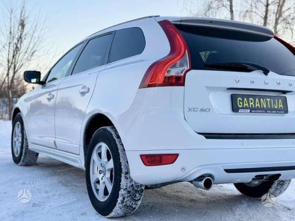 Balts Volvo XC60 2012 Šauļi, ar dzinēja tilpumu 2.40 L un nobraukumu 260 tūkst. km par 11950 €, foto 7 vietnē AUTOMOTO.COM.LV