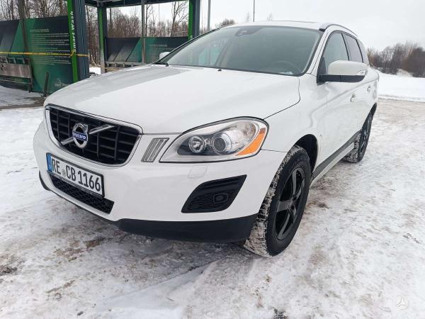 Balts Volvo XC60 2012 Utena, ar dzinēja tilpumu 2.40 L un nobraukumu 282 tūkst. km par 8700 €, foto 2 vietnē AUTOMOTO.COM.LV