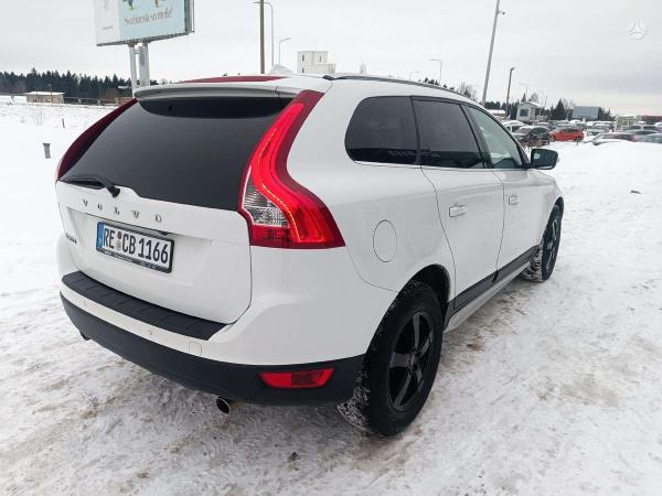Balts Volvo XC60 2012 Utena, ar dzinēja tilpumu 2.40 L un nobraukumu 282 tūkst. km par 8700 €, foto 3 vietnē AUTOMOTO.COM.LV