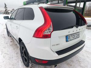 White Volvo XC60 2012 in Utena, with an engine capacity of 2.40 L and mileage of 282 thousand km for 8700 €, photo 4 on AUTOMOTO.COM.LV
