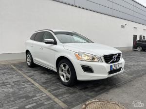 White Volvo XC60 2012 in Kaunas, with an engine capacity of 2.00 L and mileage of 270 thousand km for 9950 €, photo 2 on AUTOMOTO.COM.LV