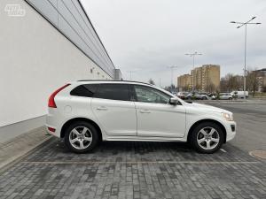 White Volvo XC60 2012 in Kaunas, with an engine capacity of 2.00 L and mileage of 270 thousand km for 9950 €, photo 5 on AUTOMOTO.COM.LV