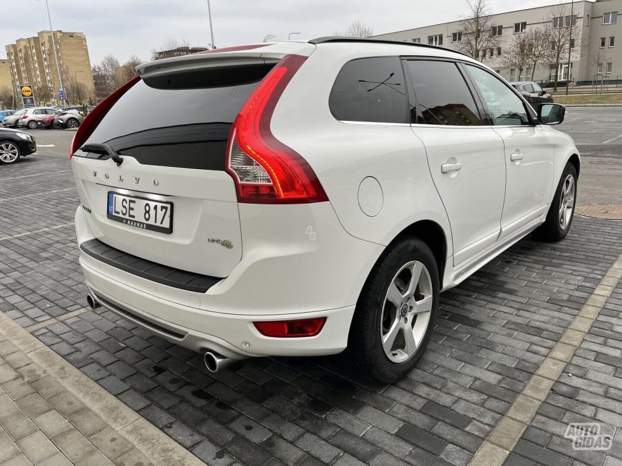 White Volvo XC60 2012 in Kaunas, with an engine capacity of 2.00 L and mileage of 270 thousand km for 9950 €, photo 6 on AUTOMOTO.COM.LV