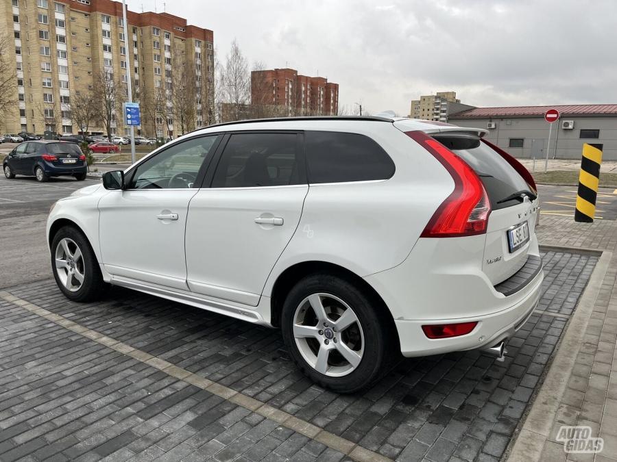 White Volvo XC60 2012 in Kaunas, with an engine capacity of 2.00 L and mileage of 270 thousand km for 9950 €, photo 7 on AUTOMOTO.COM.LV