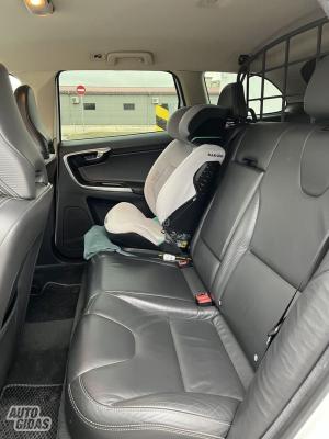 White Volvo XC60 2012 in Kaunas, with an engine capacity of 2.00 L and mileage of 270 thousand km for 9950 €, photo 12 on AUTOMOTO.COM.LV
