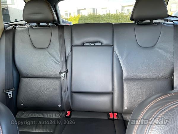 Balts Volvo XC60 2012 Tallina, ar dzinēja tilpumu 2.40 L un nobraukumu 124 tūkst. km par 15000 €, foto 7 vietnē AUTOMOTO.COM.LV