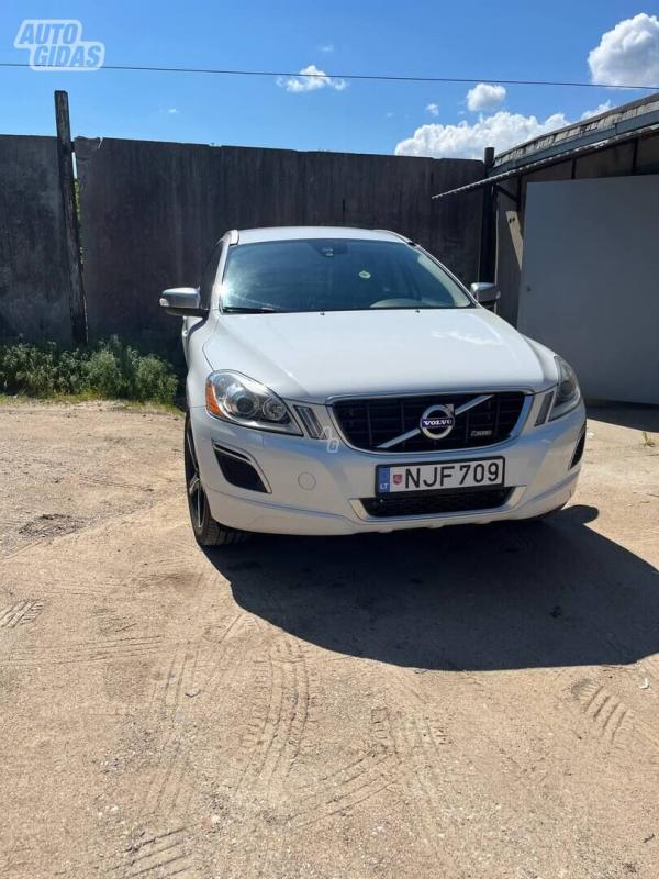 White Volvo XC60 2012 in Jonava, with an engine capacity of 2.00 L and mileage of 336 thousand km for 8300 €, photo 2 on AUTOMOTO.COM.LV