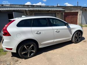 White Volvo XC60 2012 in Jonava, with an engine capacity of 2.00 L and mileage of 336 thousand km for 8300 €, photo 4 on AUTOMOTO.COM.LV