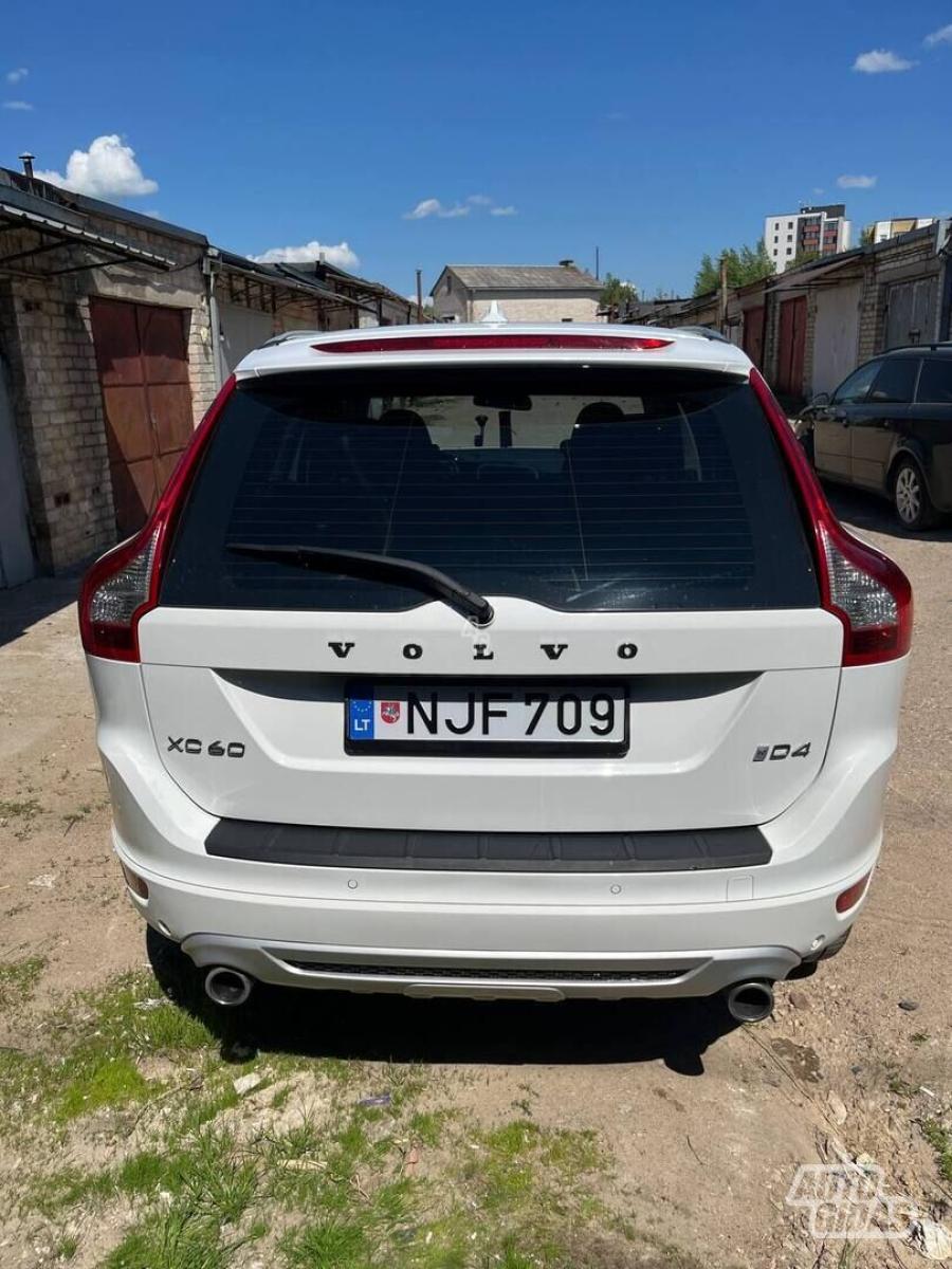 White Volvo XC60 2012 in Jonava, with an engine capacity of 2.00 L and mileage of 336 thousand km for 8300 €, photo 5 on AUTOMOTO.COM.LV
