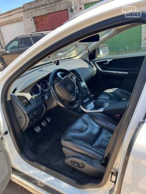 White Volvo XC60 2012 in Jonava, with an engine capacity of 2.00 L and mileage of 336 thousand km for 8300 €, photo 8 on AUTOMOTO.COM.LV