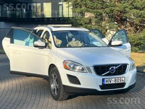 Белый Вольво ХС60 2012 в Рига, объемом двигателя 2.40 л и пробегом 338 тыс. км за 7000 €, фото  на AUTOMOTO.COM.LV