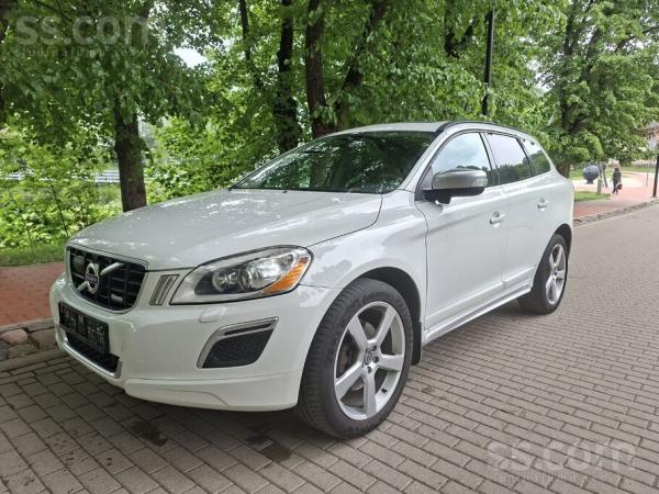 Balts Volvo XC60 2012 Rīga, ar dzinēja tilpumu 2.40 L un nobraukumu 277 tūkst. km par 9590 €, foto 1 vietnē AUTOMOTO.COM.LV