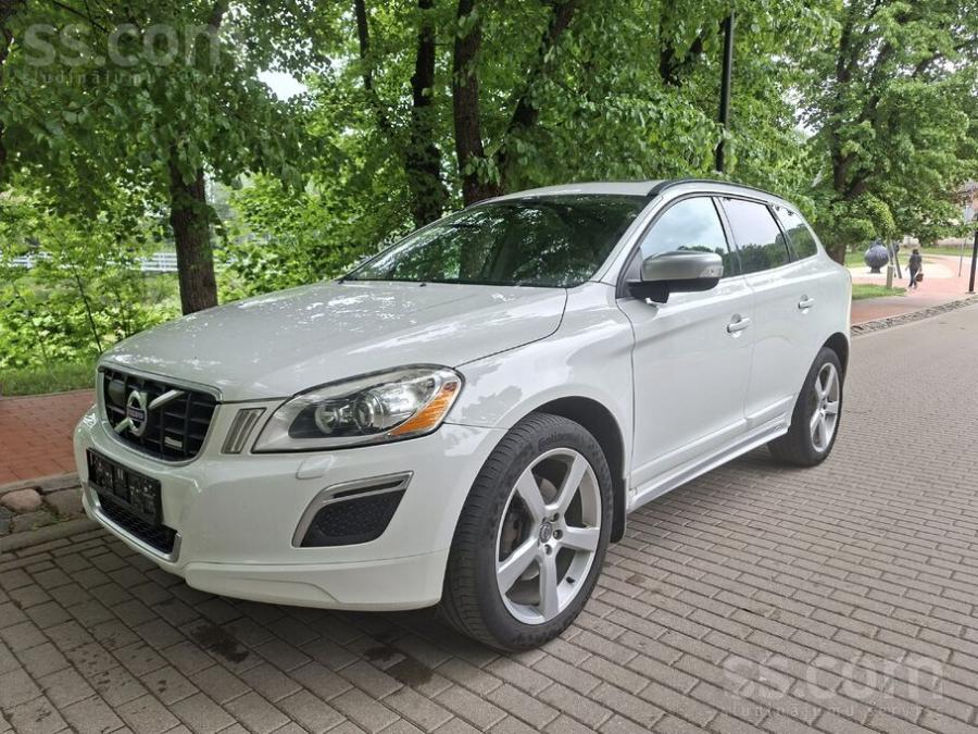 Balts Volvo XC60 2012 Rīga, ar dzinēja tilpumu 2.40 L un nobraukumu 277 tūkst. km par 9590 €, foto 1 vietnē AUTOMOTO.COM.LV