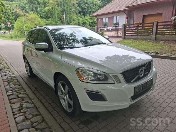 Balts Volvo XC60 2012 Rīga, ar dzinēja tilpumu 2.40 L un nobraukumu 277 tūkst. km par 9590 €, foto 5 vietnē AUTOMOTO.COM.LV