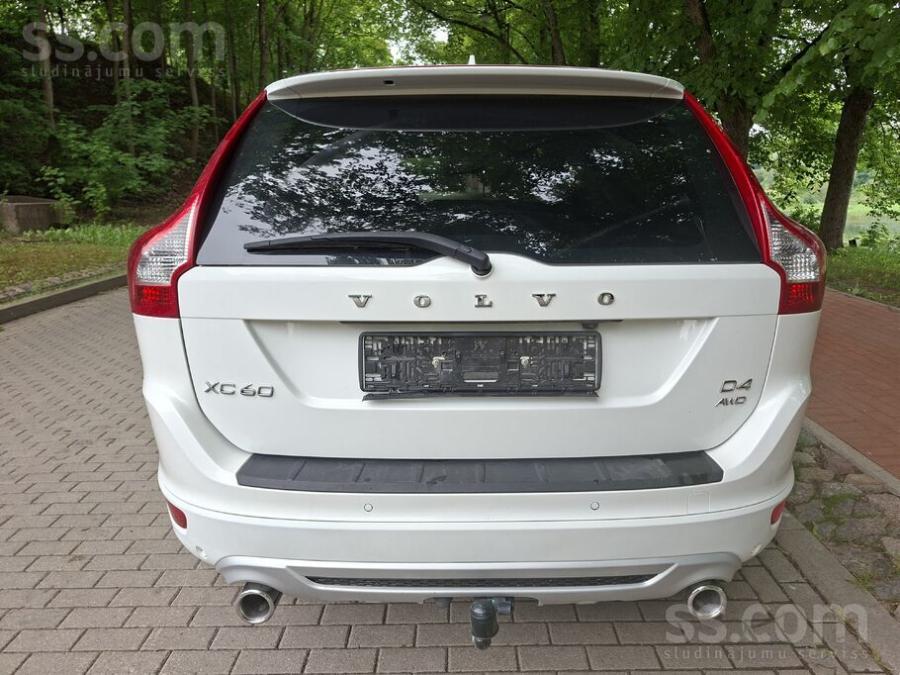 Balts Volvo XC60 2012 Rīga, ar dzinēja tilpumu 2.40 L un nobraukumu 277 tūkst. km par 9590 €, foto 7 vietnē AUTOMOTO.COM.LV