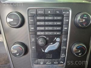 Balts Volvo XC60 2012 Rīga, ar dzinēja tilpumu 2.40 L un nobraukumu 277 tūkst. km par 9590 €, foto 19 vietnē AUTOMOTO.COM.LV