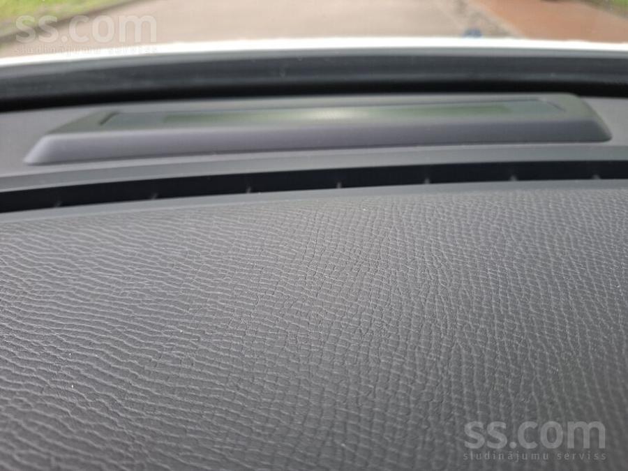 Balts Volvo XC60 2012 Rīga, ar dzinēja tilpumu 2.40 L un nobraukumu 277 tūkst. km par 9590 €, foto 21 vietnē AUTOMOTO.COM.LV