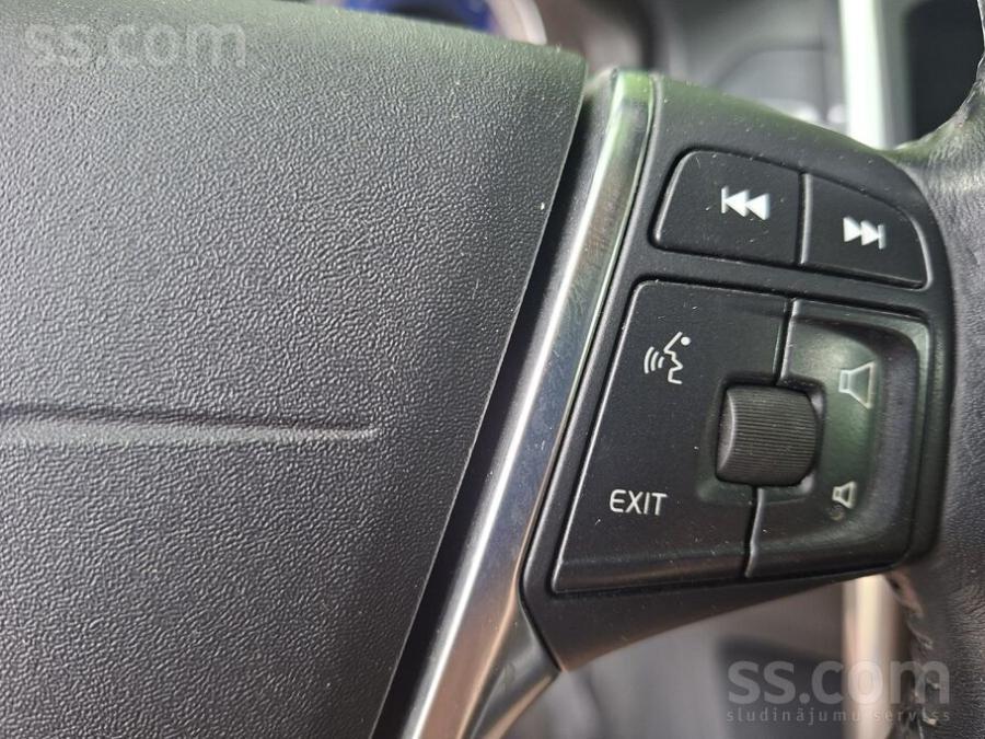 Balts Volvo XC60 2012 Rīga, ar dzinēja tilpumu 2.40 L un nobraukumu 277 tūkst. km par 9590 €, foto 23 vietnē AUTOMOTO.COM.LV