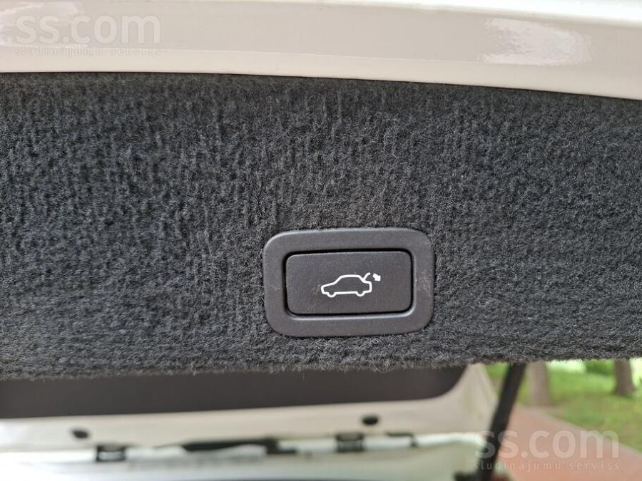 Balts Volvo XC60 2012 Rīga, ar dzinēja tilpumu 2.40 L un nobraukumu 277 tūkst. km par 9590 €, foto 31 vietnē AUTOMOTO.COM.LV