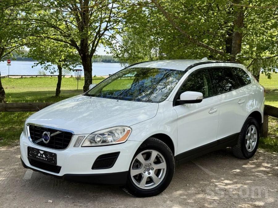 Balts Volvo XC60 2012 Rīga, ar dzinēja tilpumu 2.40 L un nobraukumu 248 tūkst. km par 9450 €, foto 1 vietnē AUTOMOTO.COM.LV