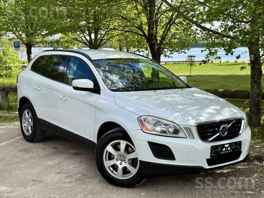 Balts Volvo XC60 2012 Rīga, ar dzinēja tilpumu 2.40 L un nobraukumu 248 tūkst. km par 9450 €, foto 4 vietnē AUTOMOTO.COM.LV