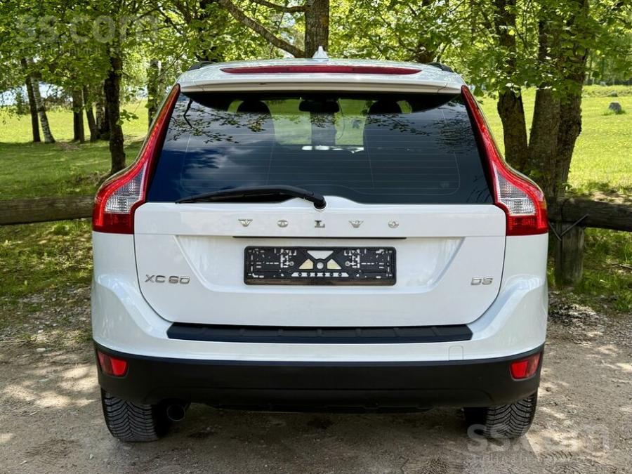 Balts Volvo XC60 2012 Rīga, ar dzinēja tilpumu 2.40 L un nobraukumu 248 tūkst. km par 9450 €, foto 6 vietnē AUTOMOTO.COM.LV