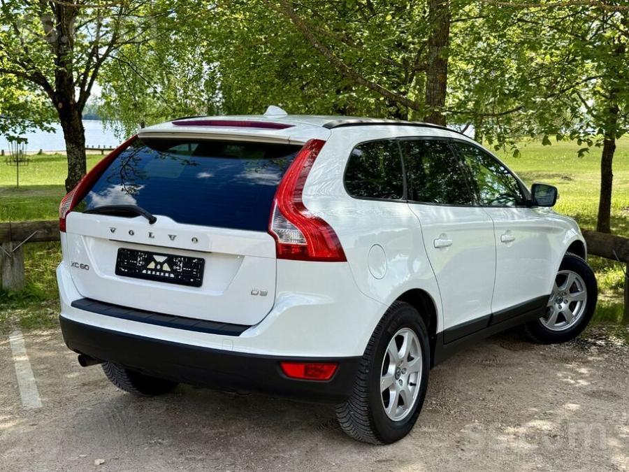 Balts Volvo XC60 2012 Rīga, ar dzinēja tilpumu 2.40 L un nobraukumu 248 tūkst. km par 9450 €, foto 7 vietnē AUTOMOTO.COM.LV
