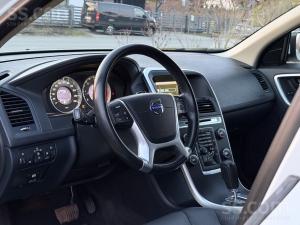 Balts Volvo XC60 2012 Rīga, ar dzinēja tilpumu 2.40 L un nobraukumu 248 tūkst. km par 9450 €, foto 9 vietnē AUTOMOTO.COM.LV