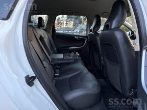 Balts Volvo XC60 2012 Rīga, ar dzinēja tilpumu 2.40 L un nobraukumu 248 tūkst. km par 9450 €, foto 13 vietnē AUTOMOTO.COM.LV