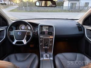 Balts Volvo XC60 2012 Rīga, ar dzinēja tilpumu 2.40 L un nobraukumu 248 tūkst. km par 9450 €, foto 16 vietnē AUTOMOTO.COM.LV