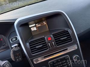 Balts Volvo XC60 2012 Rīga, ar dzinēja tilpumu 2.40 L un nobraukumu 248 tūkst. km par 9450 €, foto 23 vietnē AUTOMOTO.COM.LV