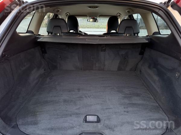 Balts Volvo XC60 2012 Rīga, ar dzinēja tilpumu 2.40 L un nobraukumu 248 tūkst. km par 8980 €, foto 10 vietnē AUTOMOTO.COM.LV