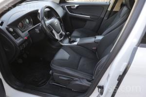Balts Volvo XC60 2012 Rīga, ar dzinēja tilpumu 2.00 L un nobraukumu 223 tūkst. km par 7990 €, foto 8 vietnē AUTOMOTO.COM.LV