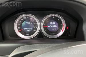 Balts Volvo XC60 2012 Tukums, ar dzinēja tilpumu 2.00 L un nobraukumu 149 tūkst. km par 12490 €, foto 3 vietnē AUTOMOTO.COM.LV