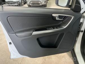 Balts Volvo XC60 2012 Tukums, ar dzinēja tilpumu 2.00 L un nobraukumu 149 tūkst. km par 12490 €, foto 8 vietnē AUTOMOTO.COM.LV