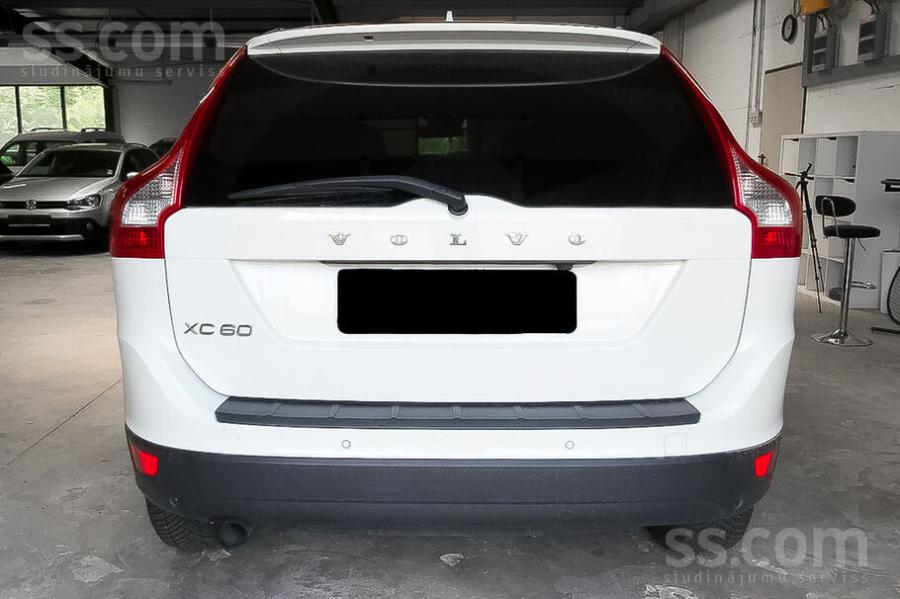 Balts Volvo XC60 2012 Tukums, ar dzinēja tilpumu 2.00 L un nobraukumu 149 tūkst. km par 12490 €, foto 12 vietnē AUTOMOTO.COM.LV
